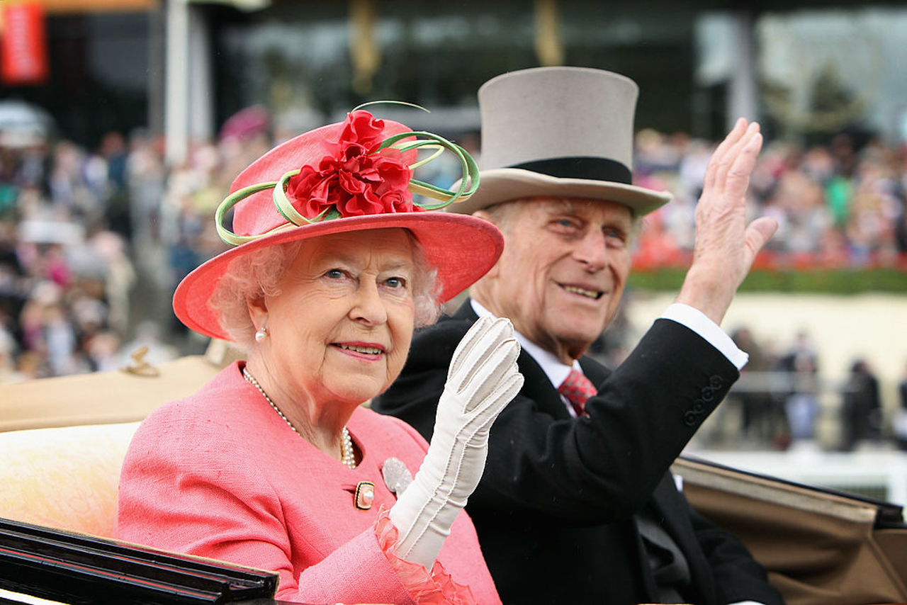 La historia de cómo se enamoraron Isabel y Felipe de Inglaterra