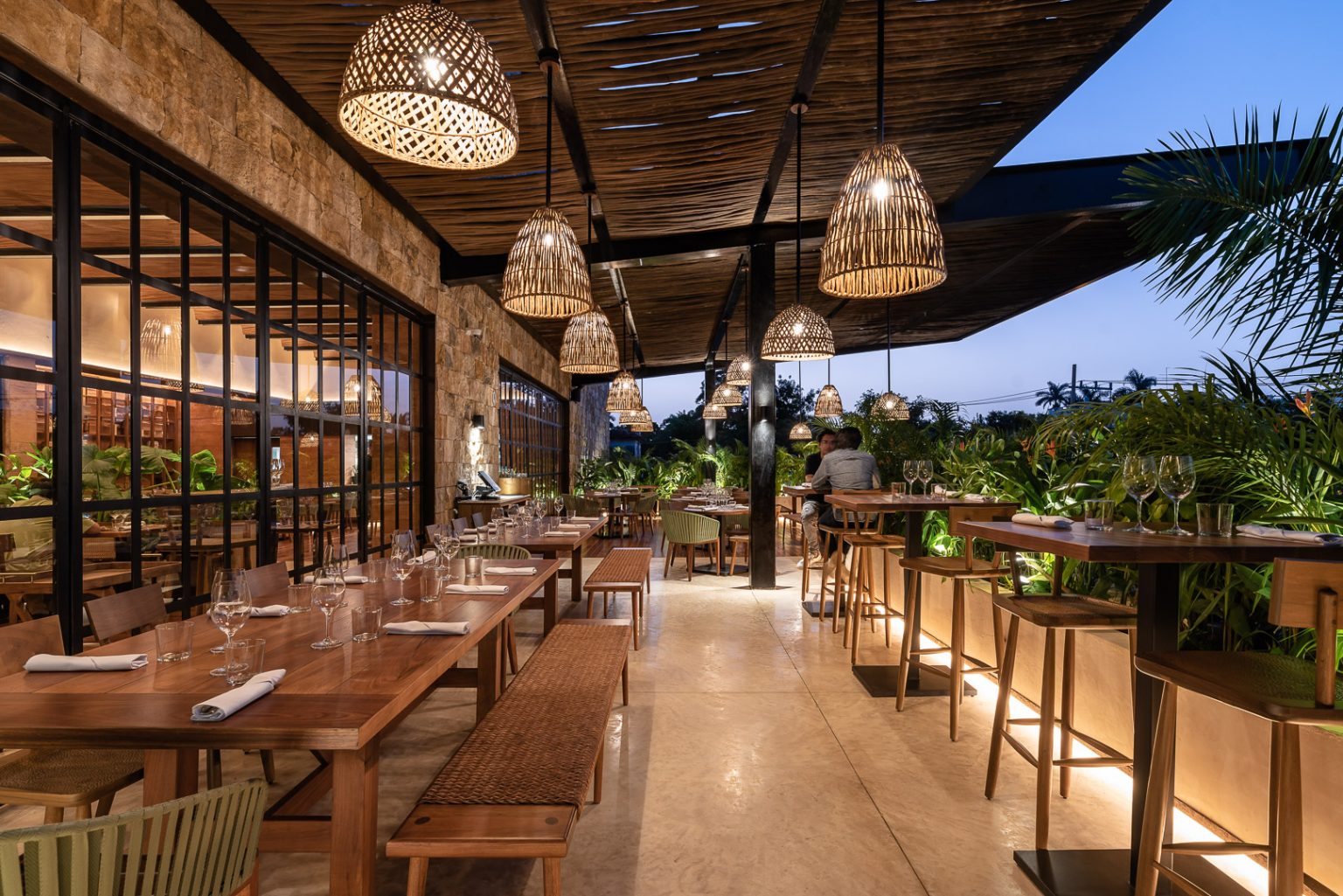 El chef Maycoll Calderón presenta la 8va edición de "Cena entre amigos"