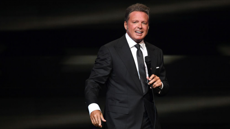 ¡Luis Miguel reaparece en Miami, luce muy joven y delgado!